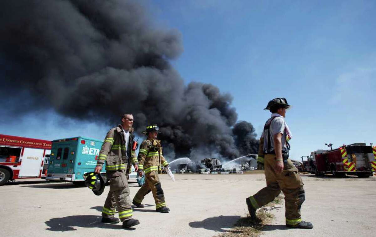 Chemical mixing sparks massive Texas plant fire