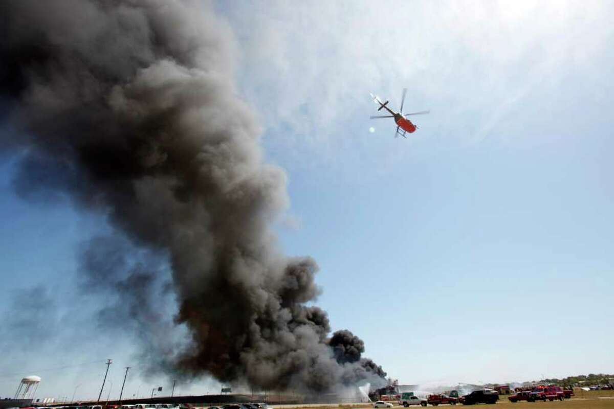 Chemical mixing sparks massive Texas plant fire