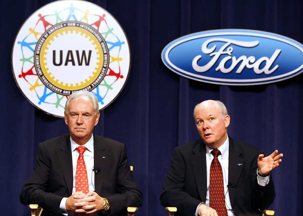 Ford to pay workers $6,000 bonus in new contract