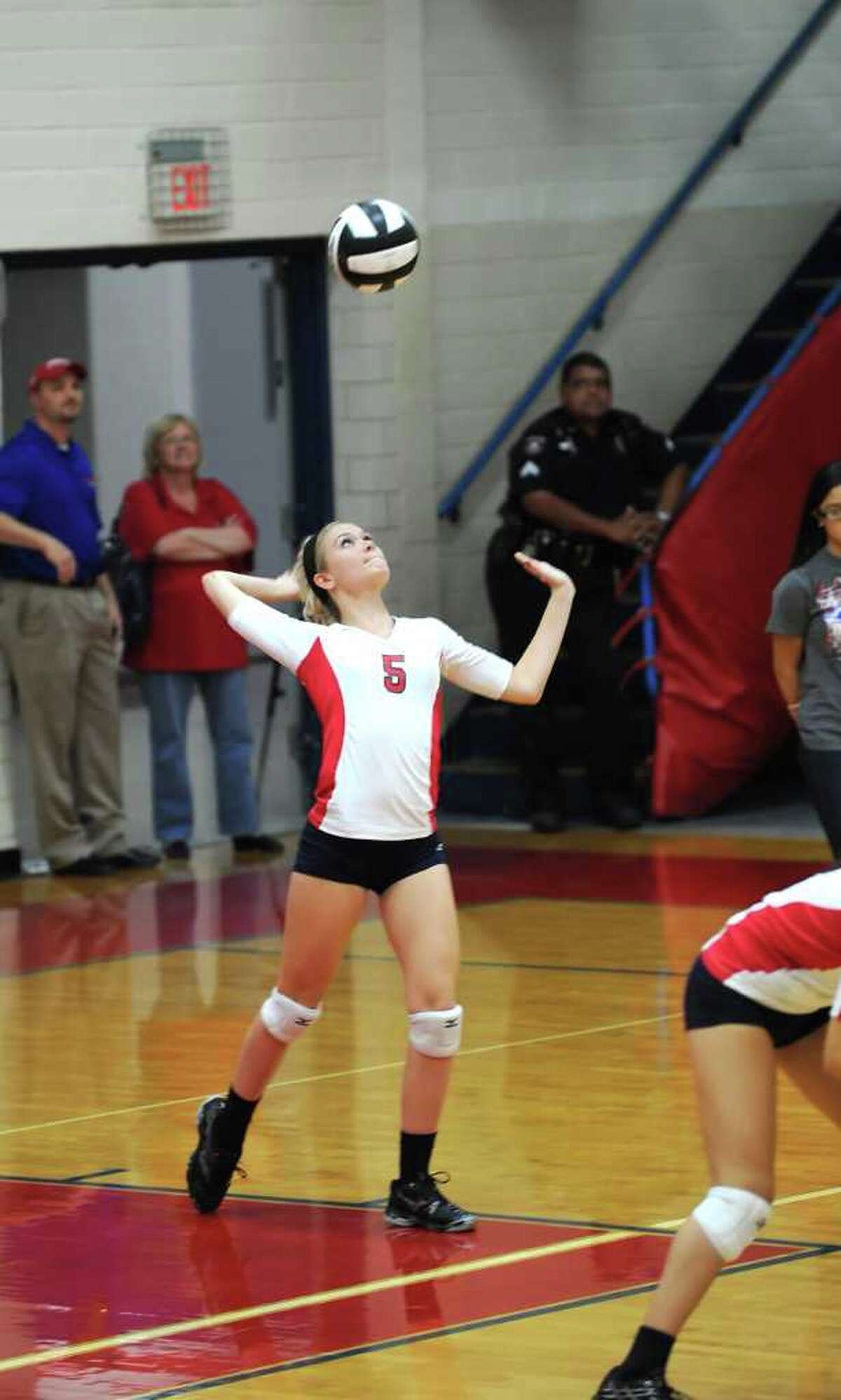 Volleyball: Dulles back in the chase