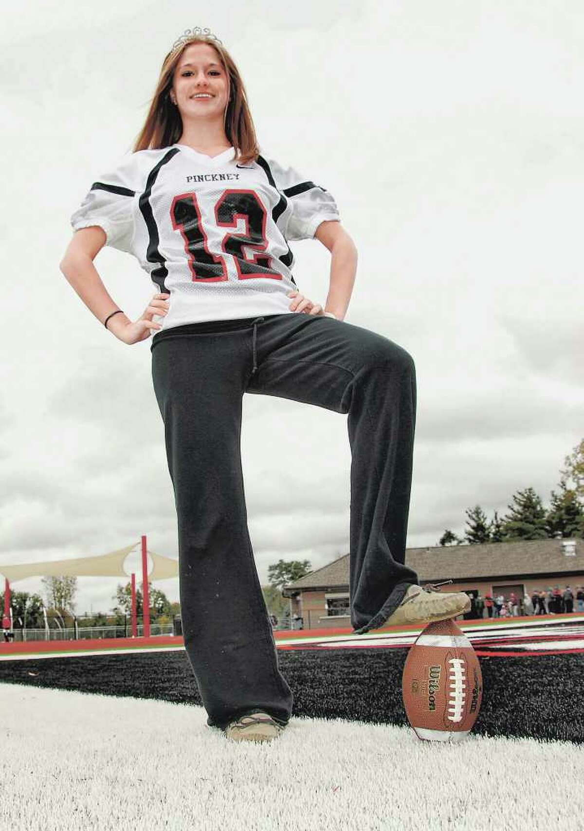 Queen proves clutch kicker