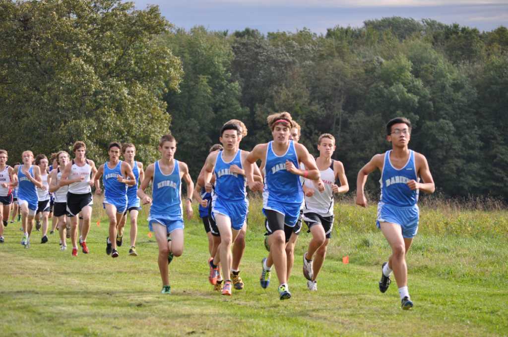 Darien boys cross country team picks up six more victories