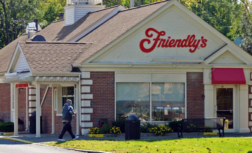 Unfriendly economy stings restaurant chain