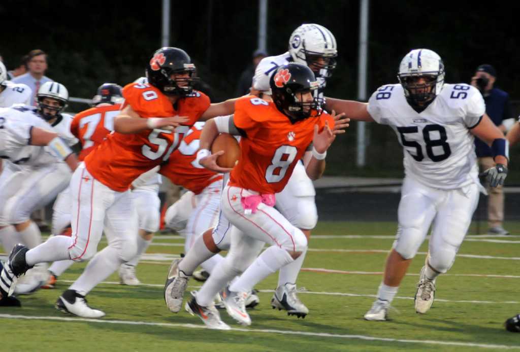Ridgfield football extends unbeaten streak over Wilton to 17
