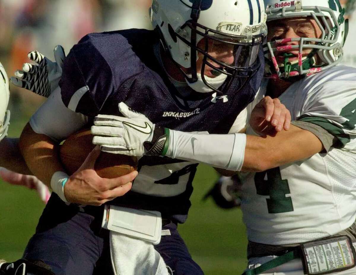 Best scores three touchdowns to lead New Milford over Immaculate