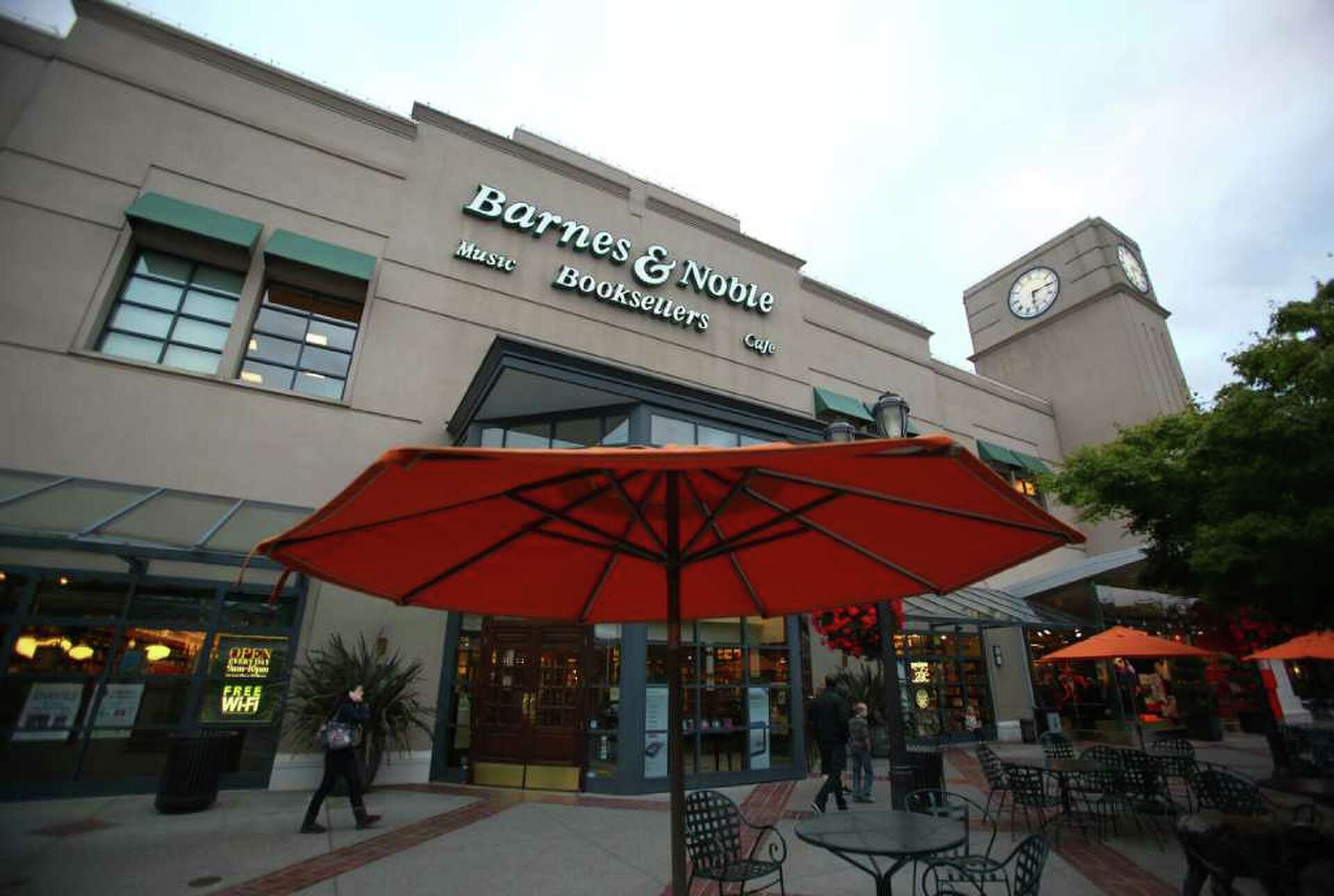Nike, Molly Moon's and other new shops to open at U Village