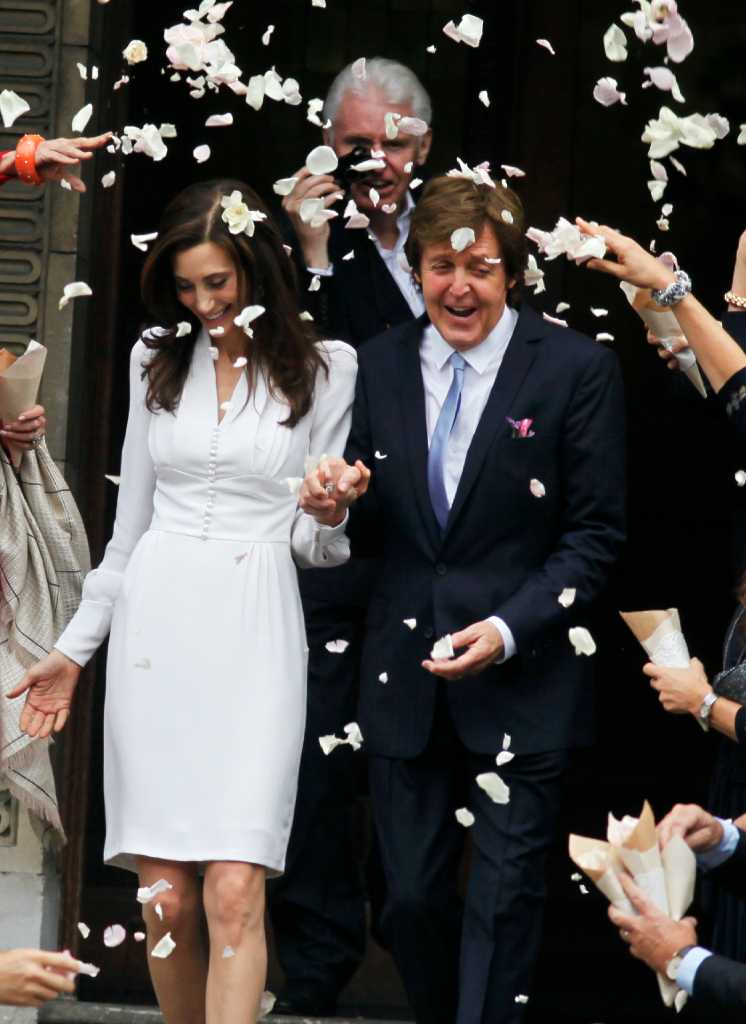 Paul McCartney weds in nostalgia-filled ceremony