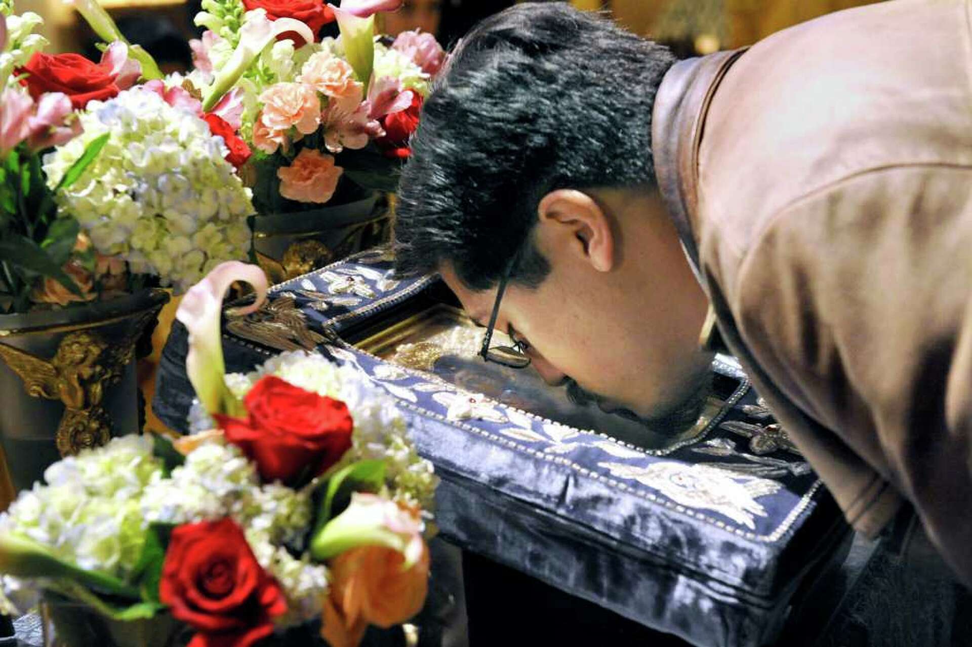 'Mother of God' visits Orthodox Church