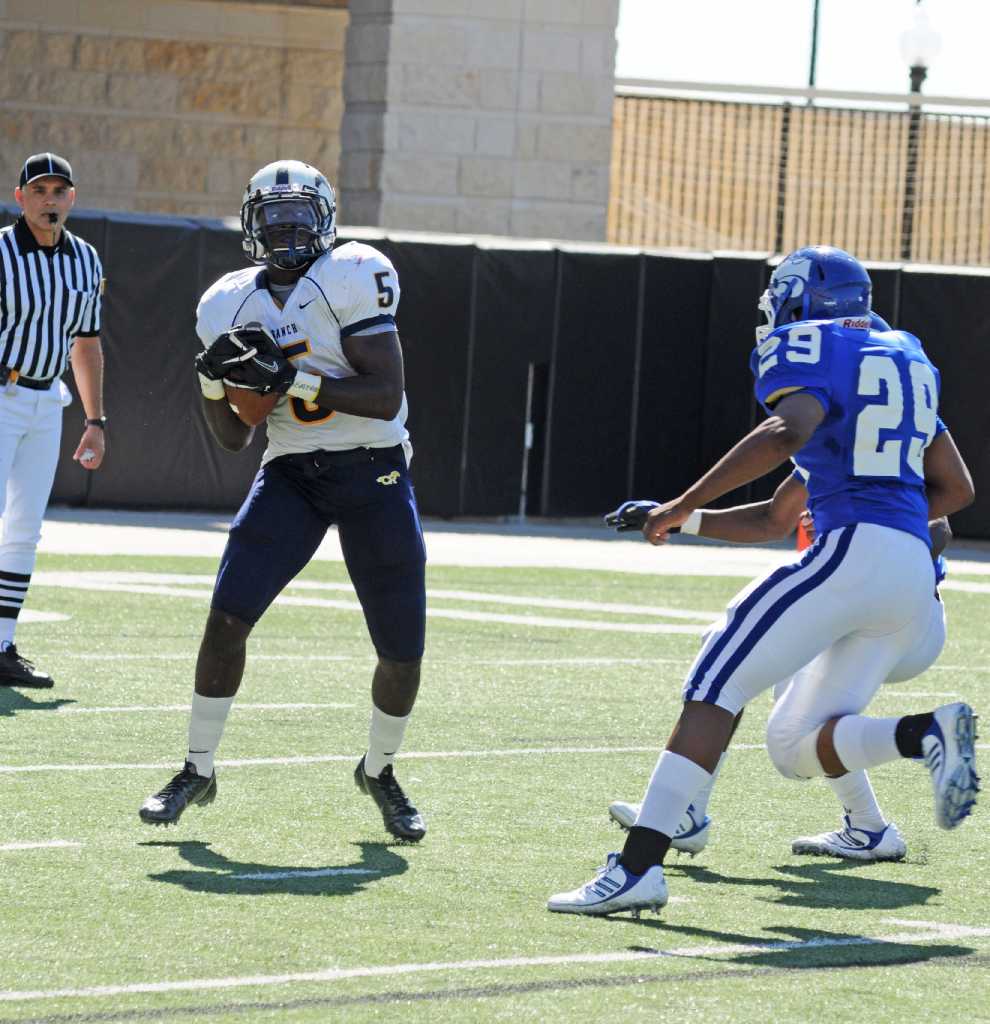 Football: Mustangs playing like veterans