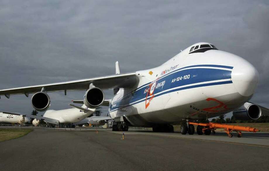 Boeing delivers first 747-8 Freighter - seattlepi.com