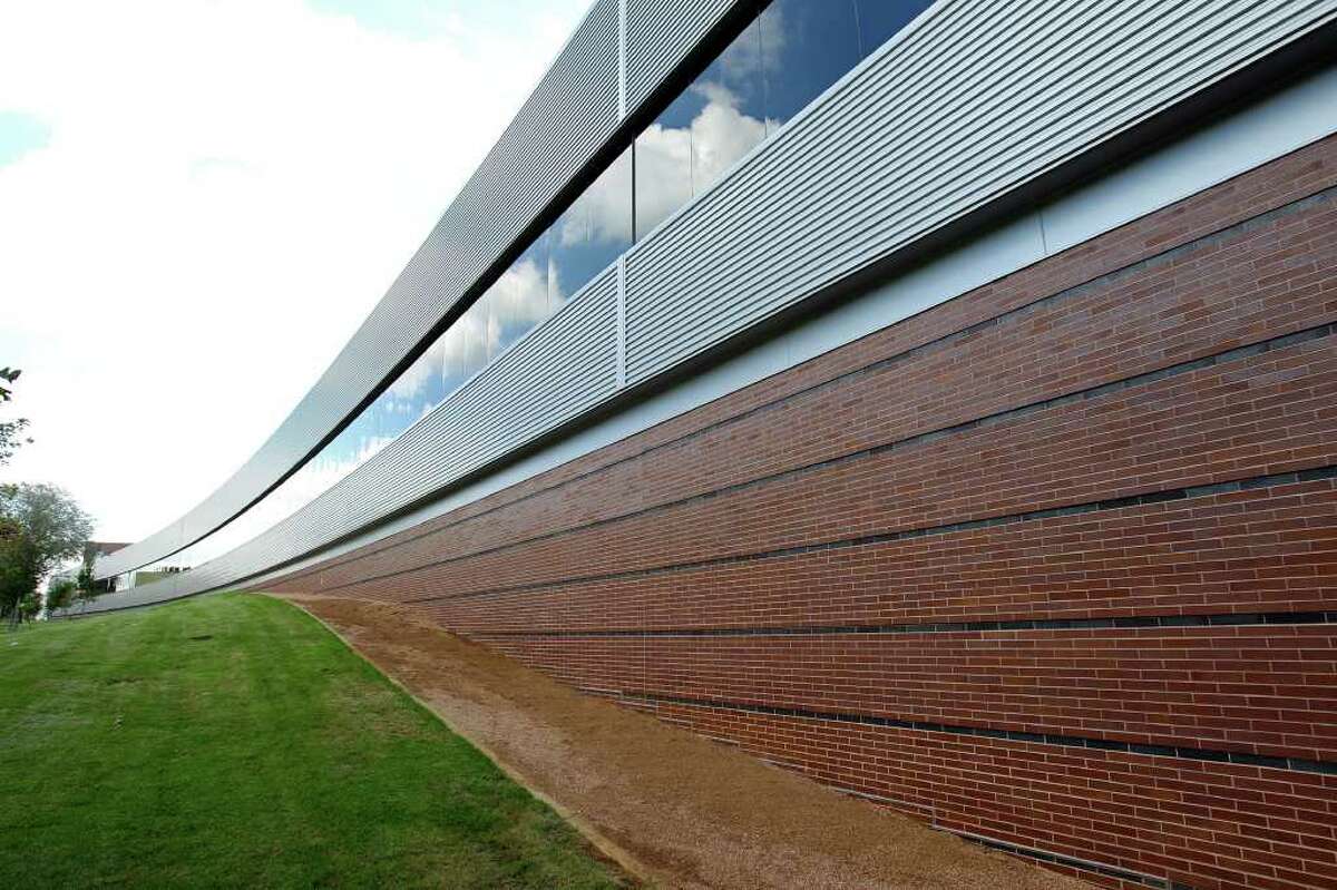 UT Health Science Center unveils new research building