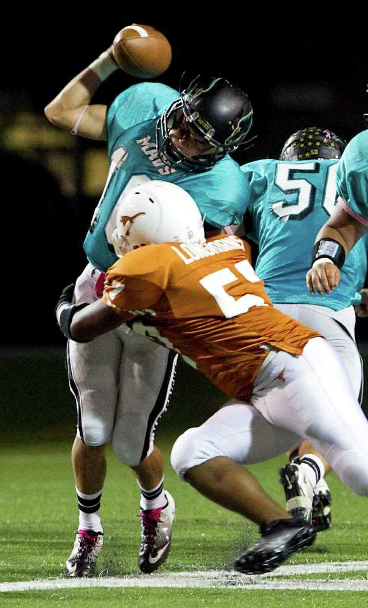 Dobie outguns Pasadena Memorial 49-37