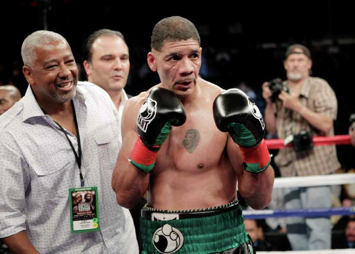 52-year-old ex-con Bozella wins pro boxing debut