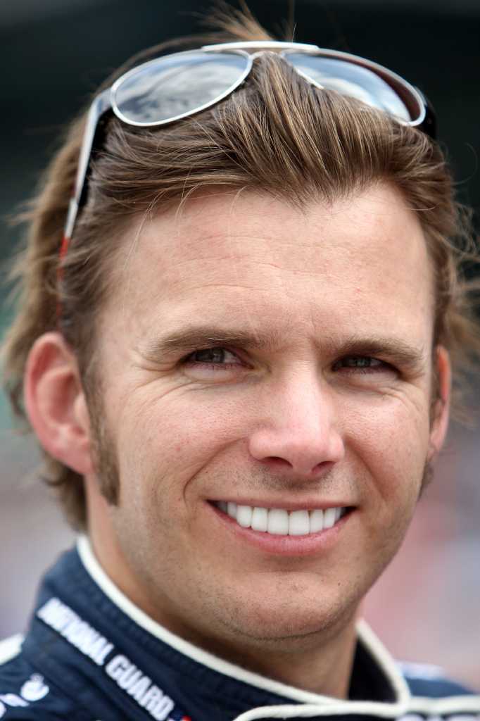 Wheldon's head hit post in fatal crash