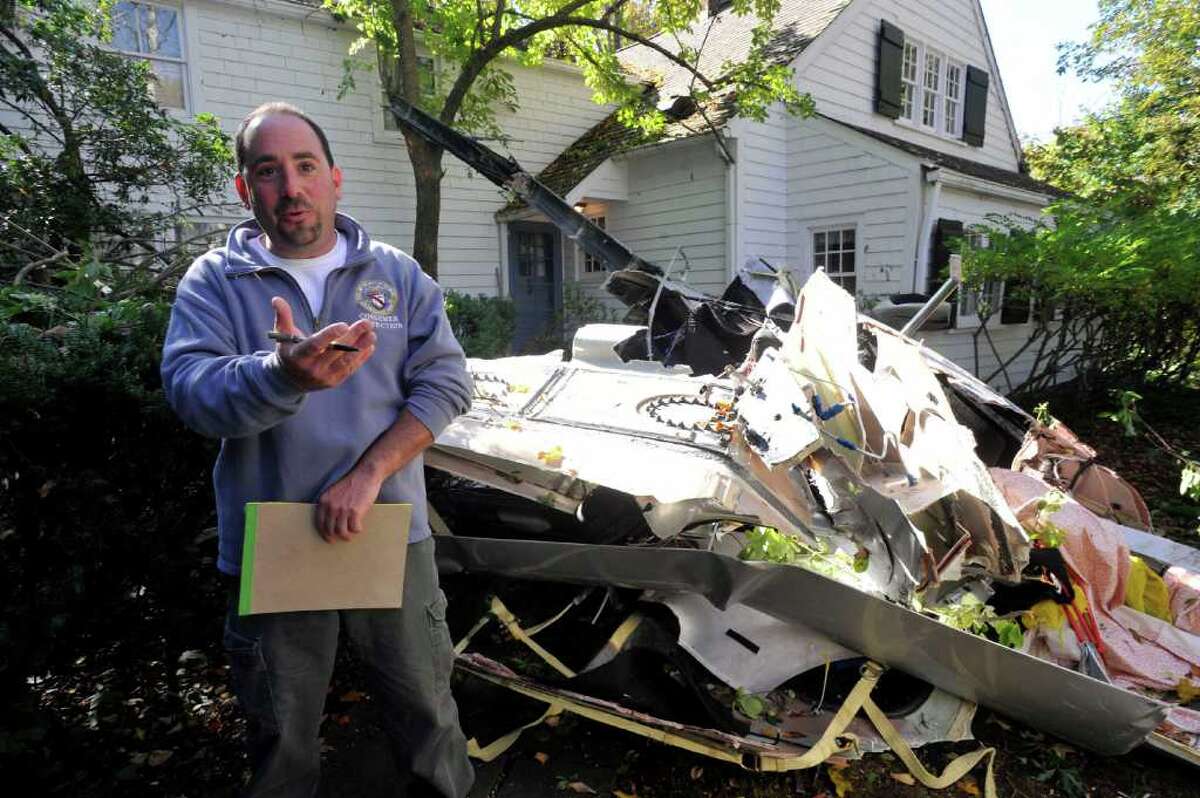 Clues sought in fatal Danbury plane crash