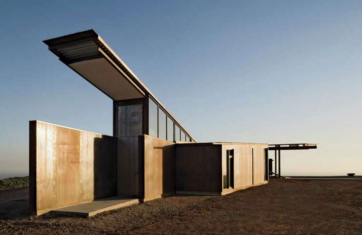 Seattle architect Tom Kundig's second book of houses