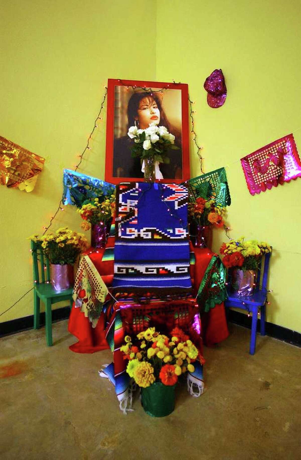 Perez reflects on Selena