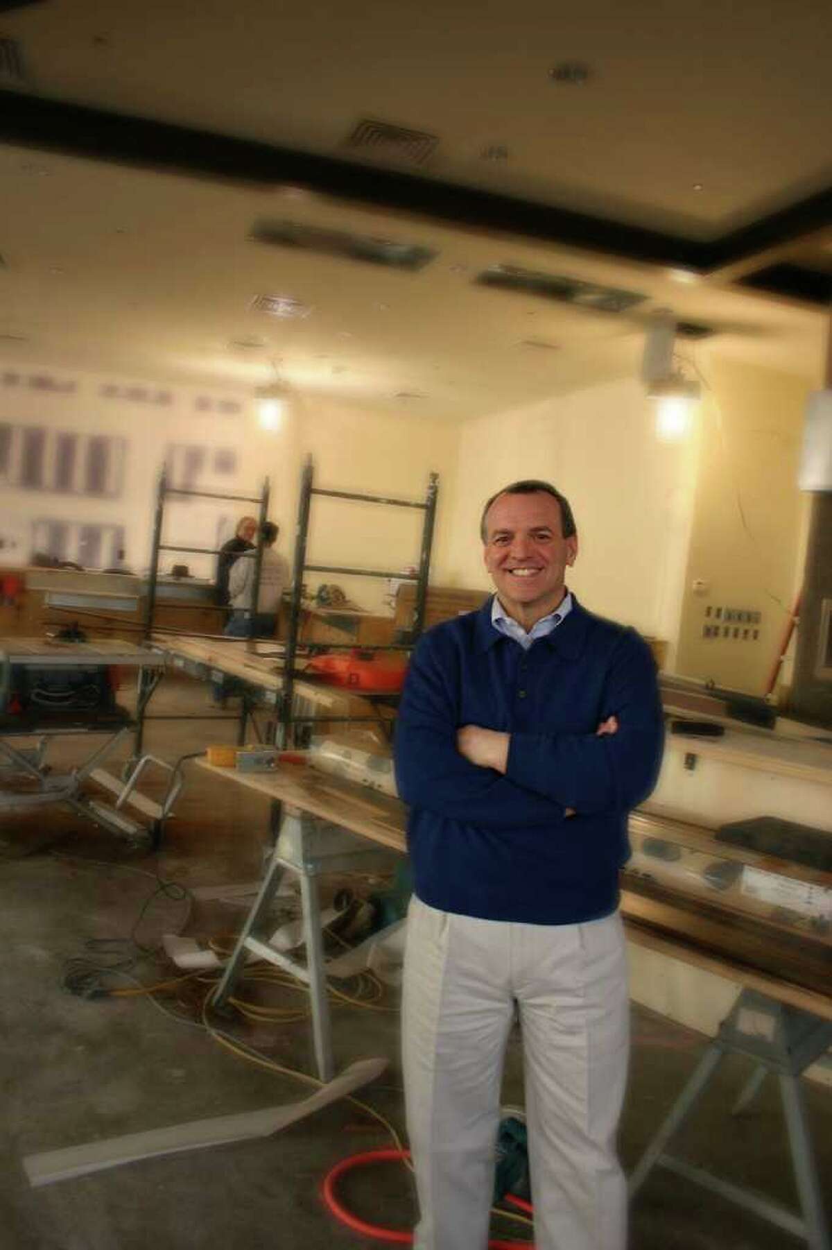 Rizzuto's adds sports theme to Stamford restaurant