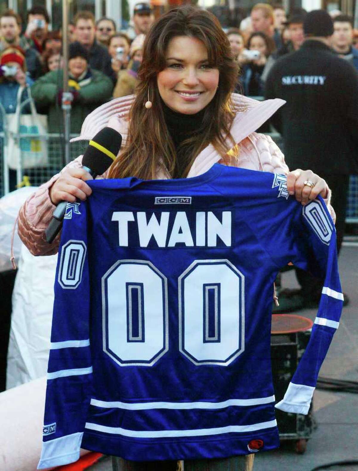 Doctor who stalked Shania Twain denied bail