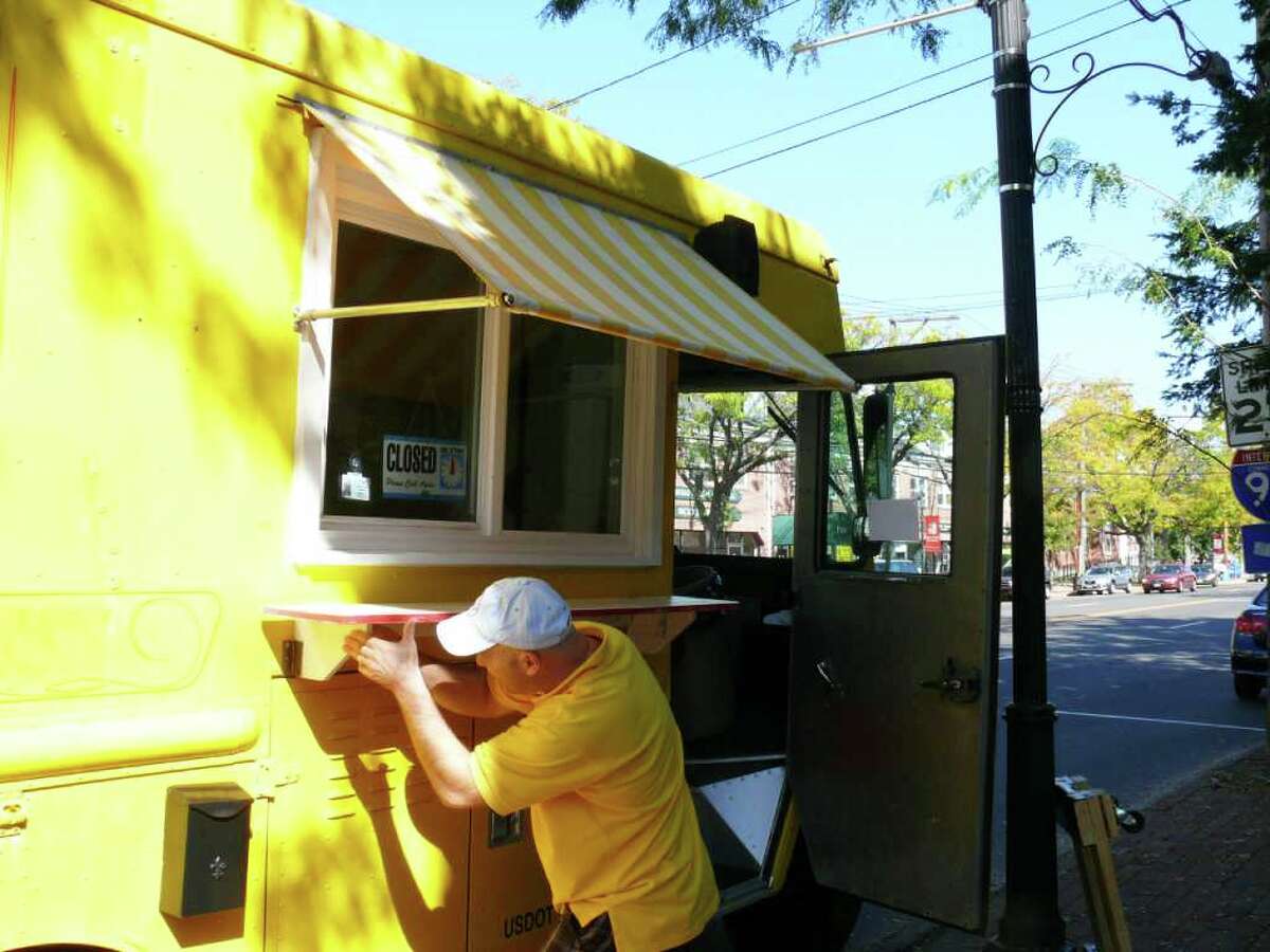 Crepes truck adds French accent to lunch downtown