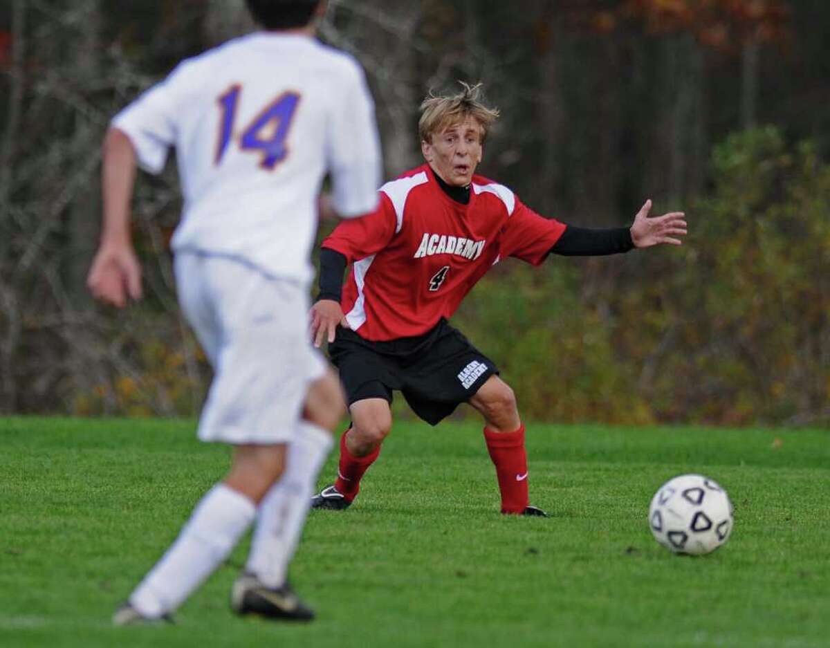 Holy Names wins way into tennis final