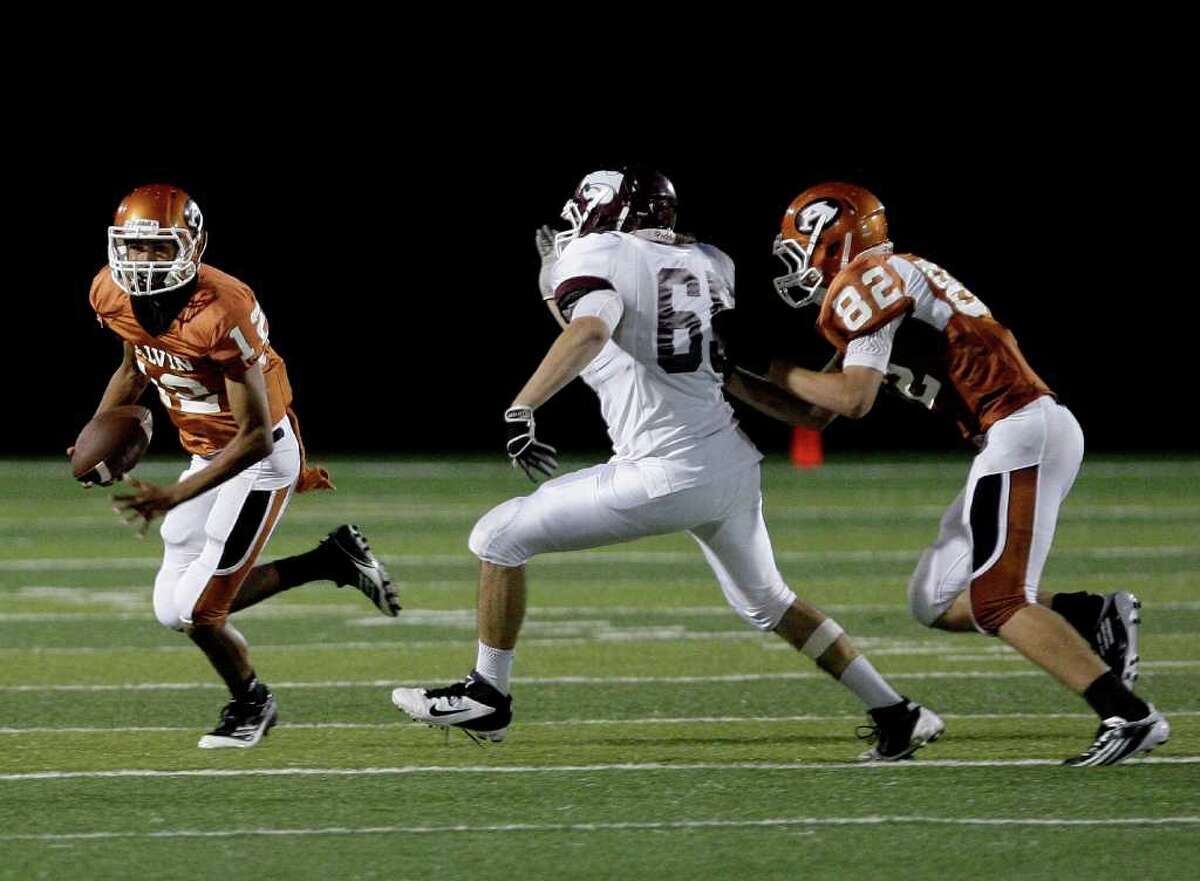 Clear Creek clinches playoff spot with win over Alvin