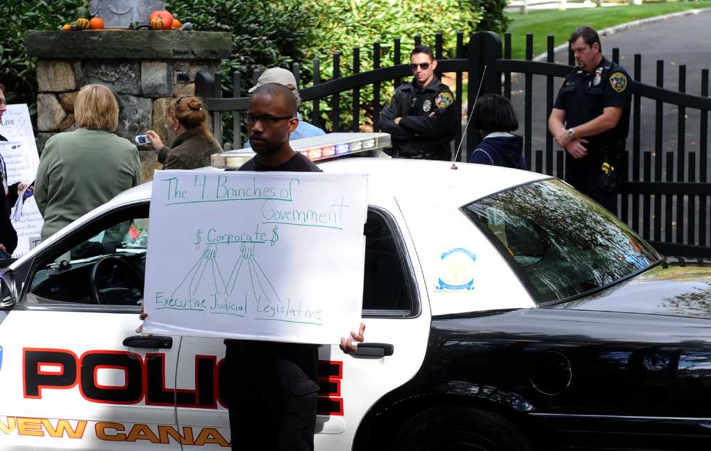 Rally at Immelt home