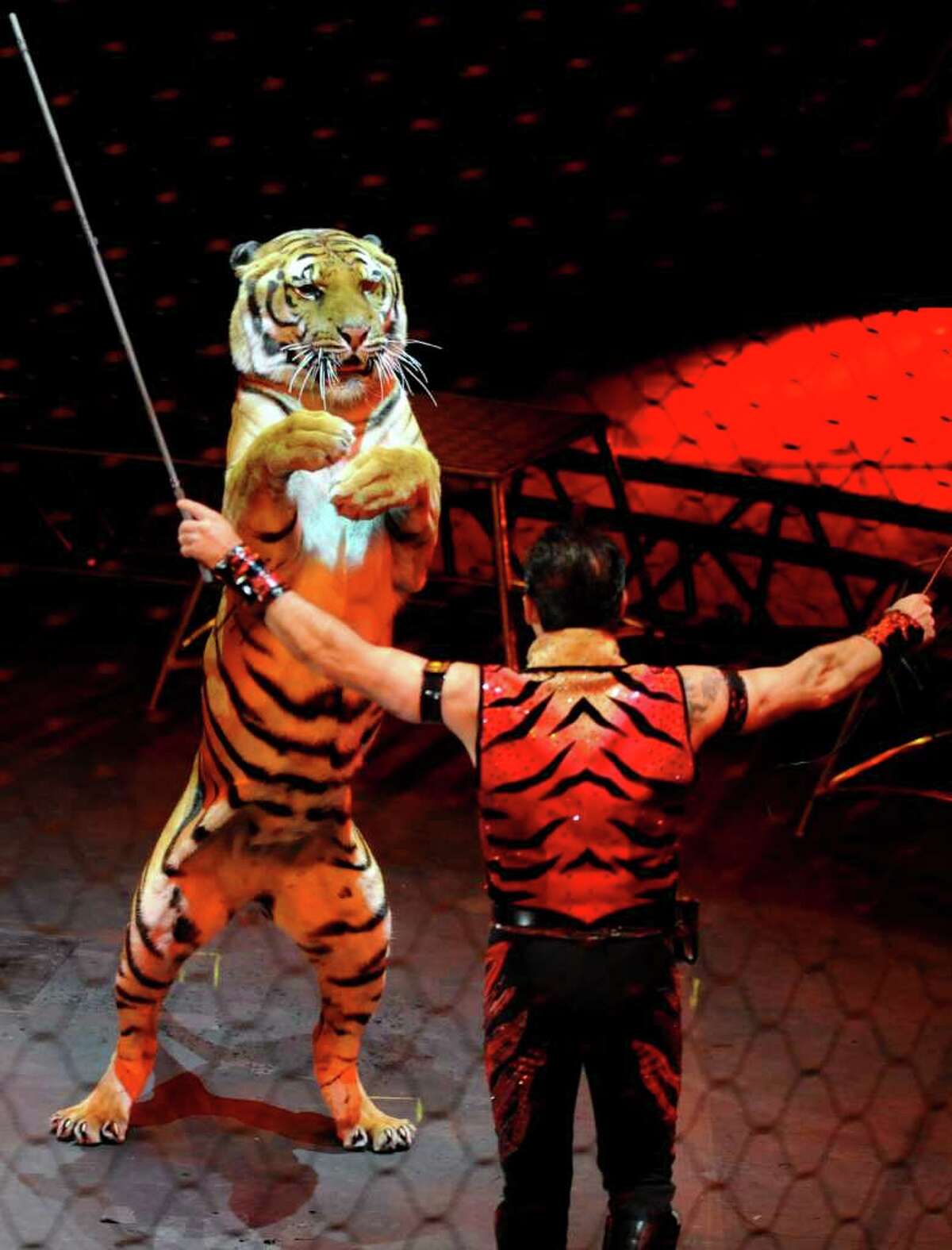 'Fully Charged' circus comes to arena for 8 shows