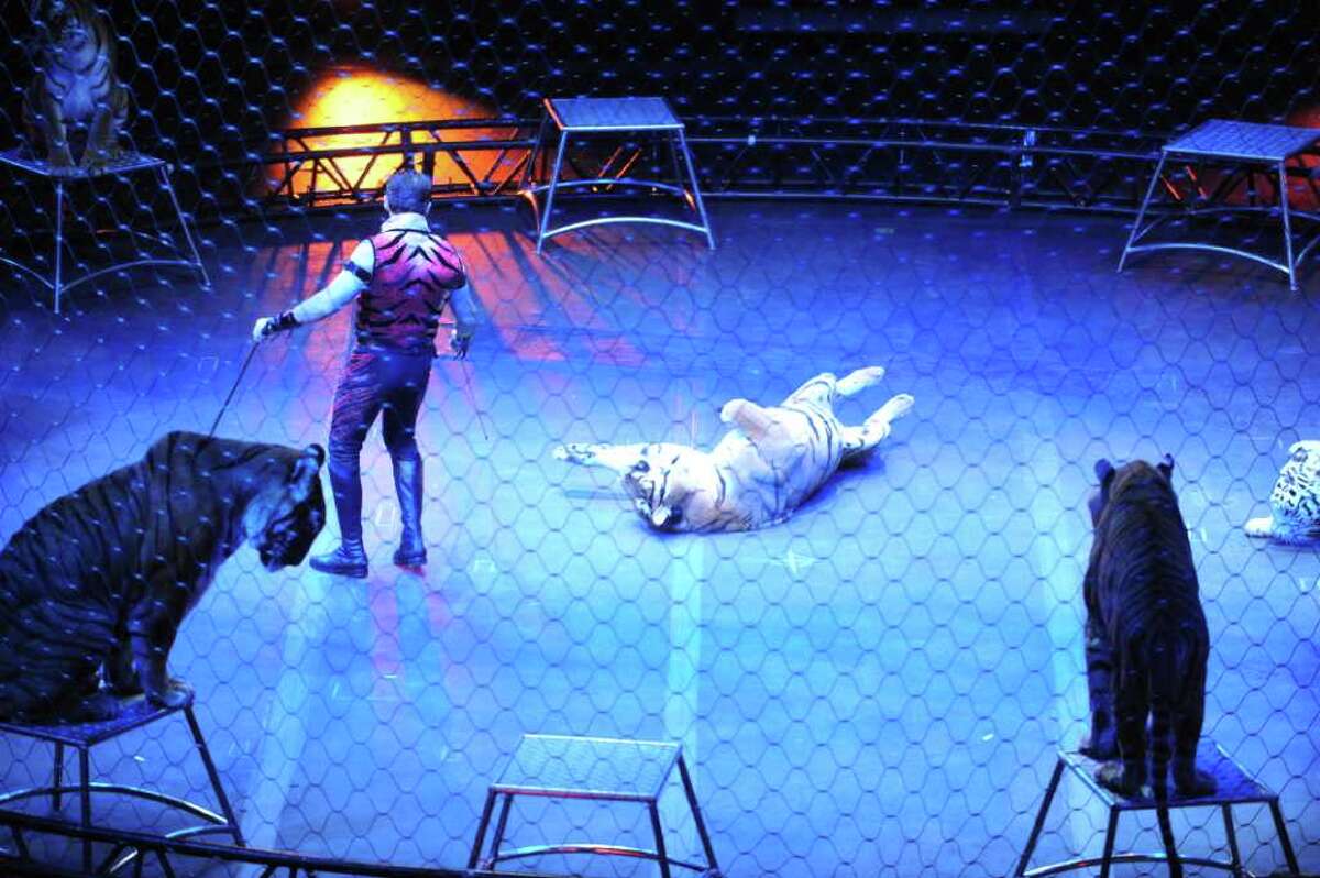 'Fully Charged' circus comes to arena for 8 shows