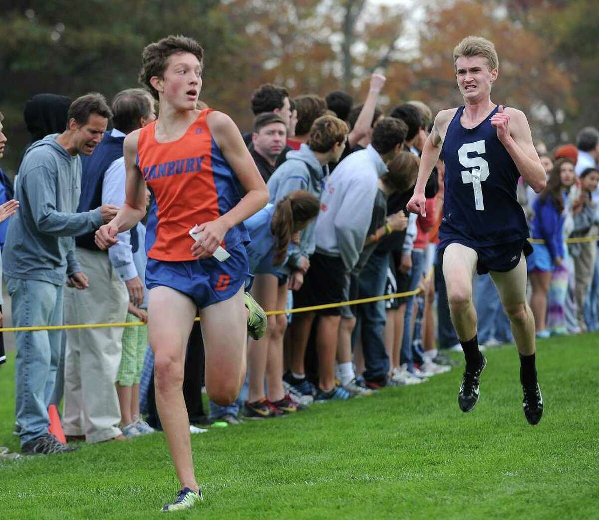 Danbury boys edge Darien for FCIAC cross country title