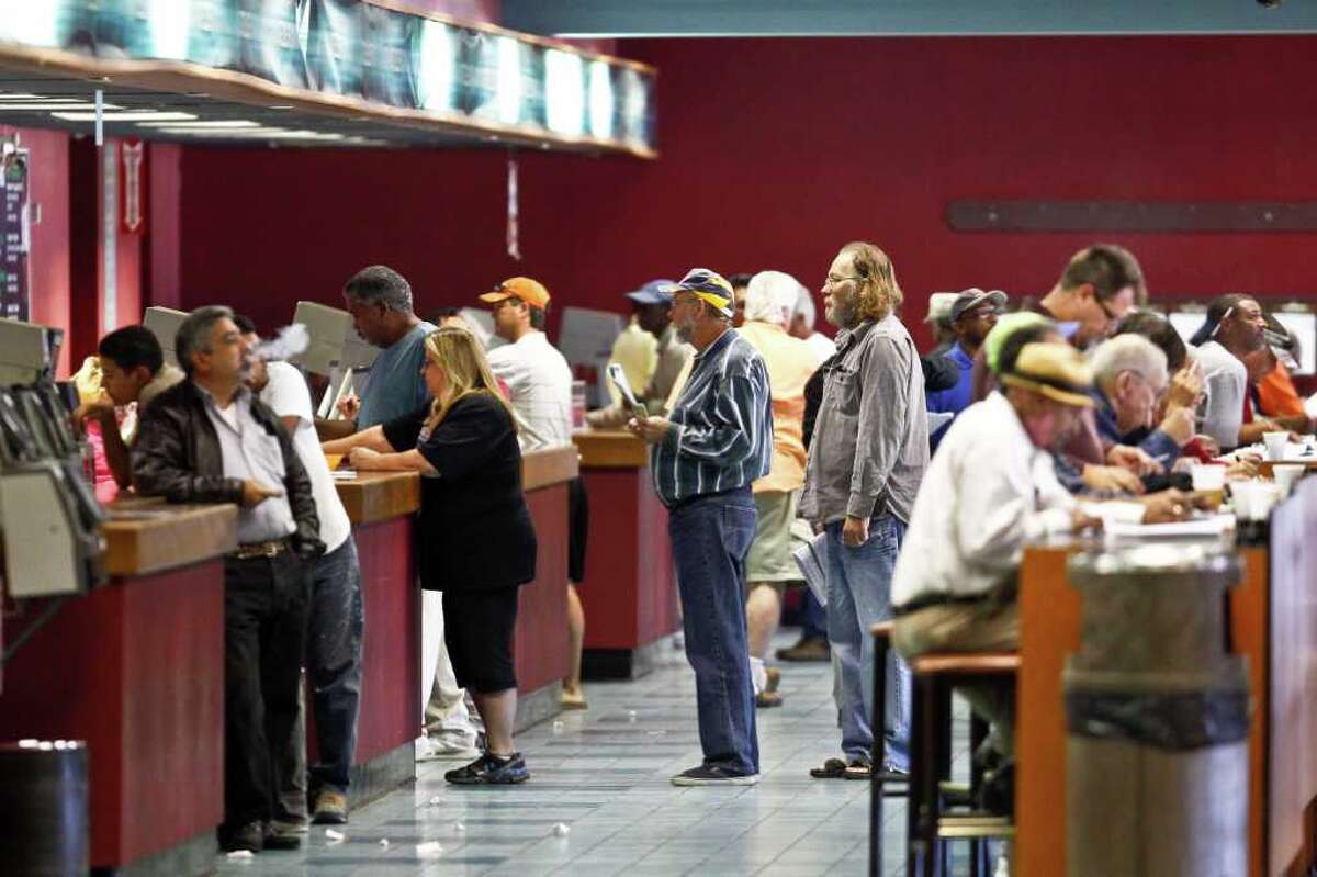 Mystery disease sickens greyhounds at La Marque track