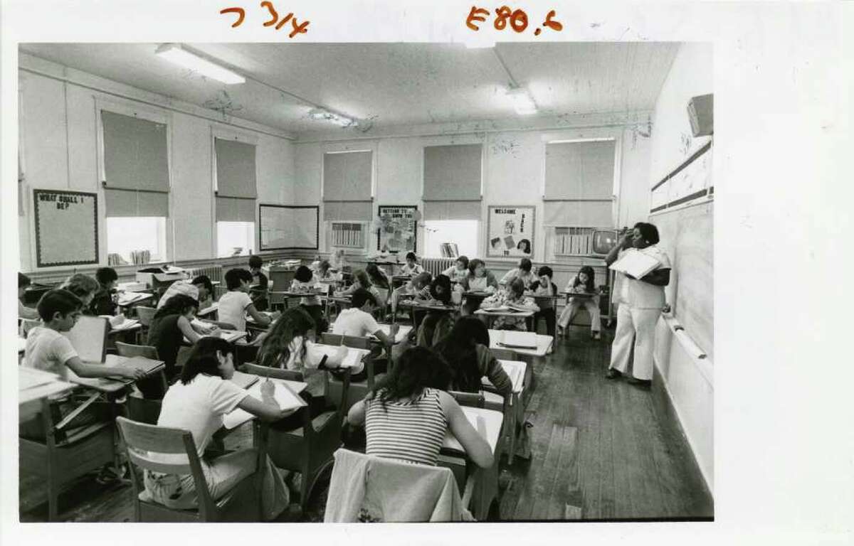 City may save old school for community