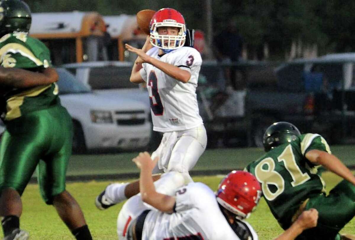 East Chambers football team riding six-game winning streak, proving ...