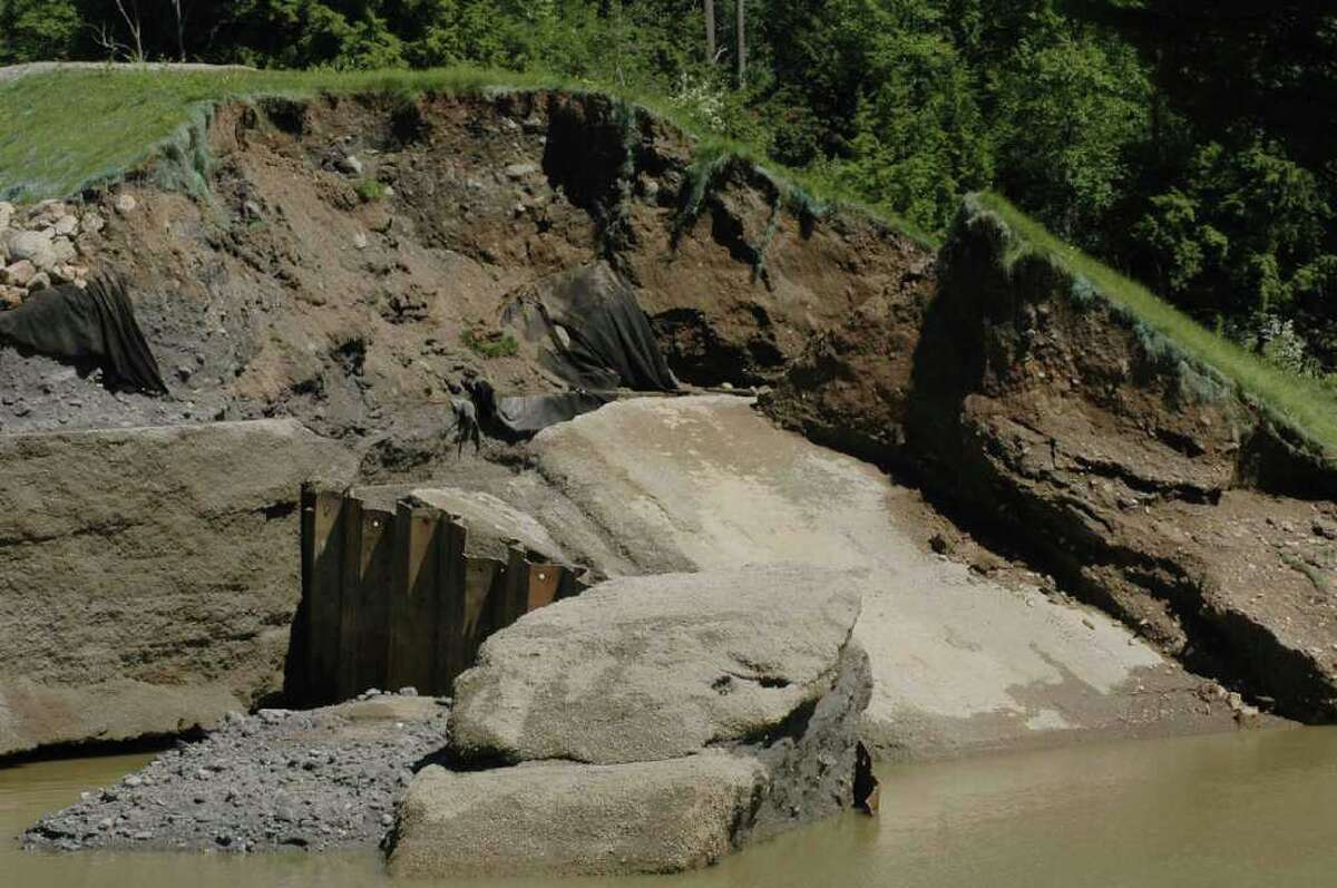 Court: Town owes dam failure costs