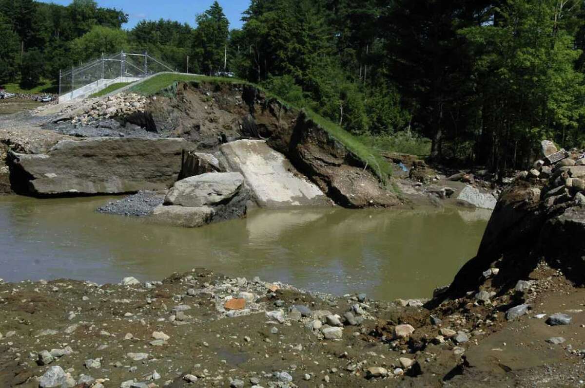 Court: Town owes dam failure costs