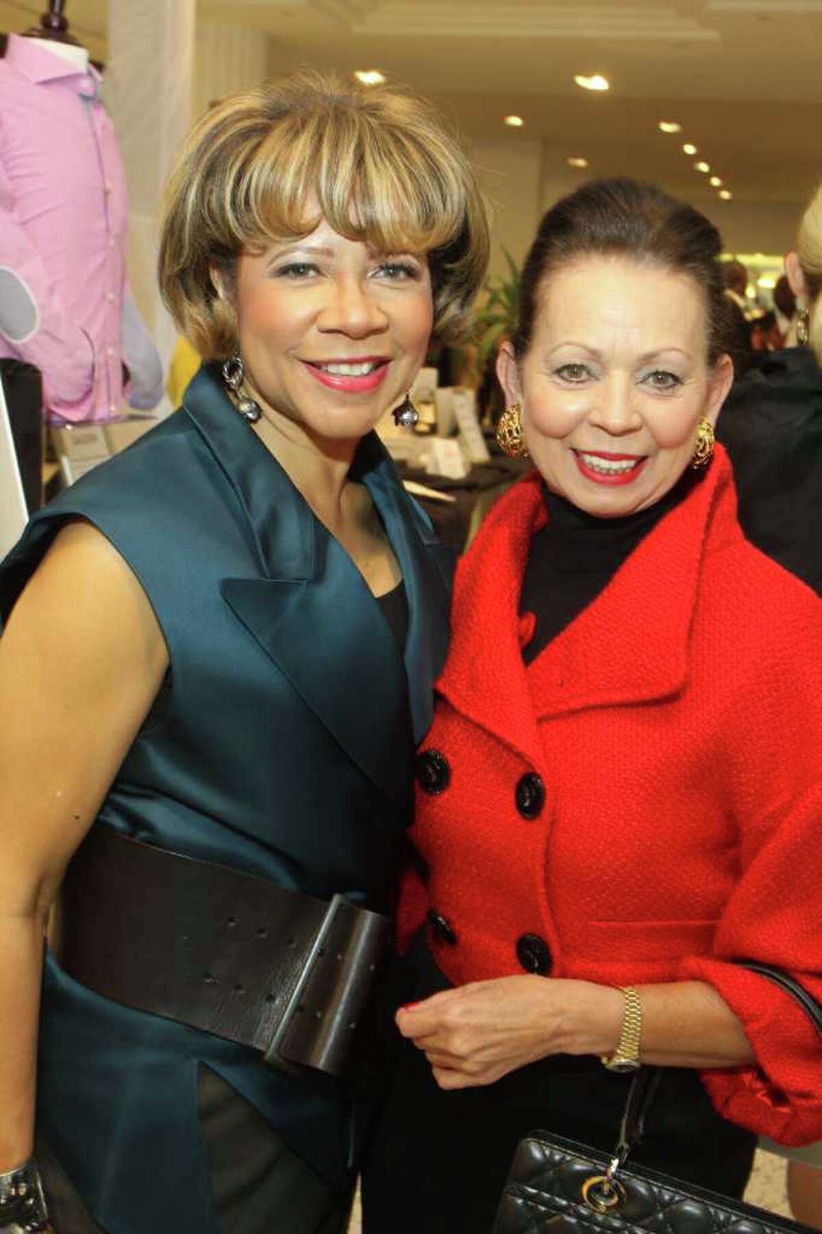 Luncheon goers raise money for kidney disease