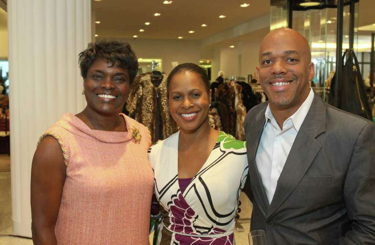 Luncheon goers raise money for kidney disease