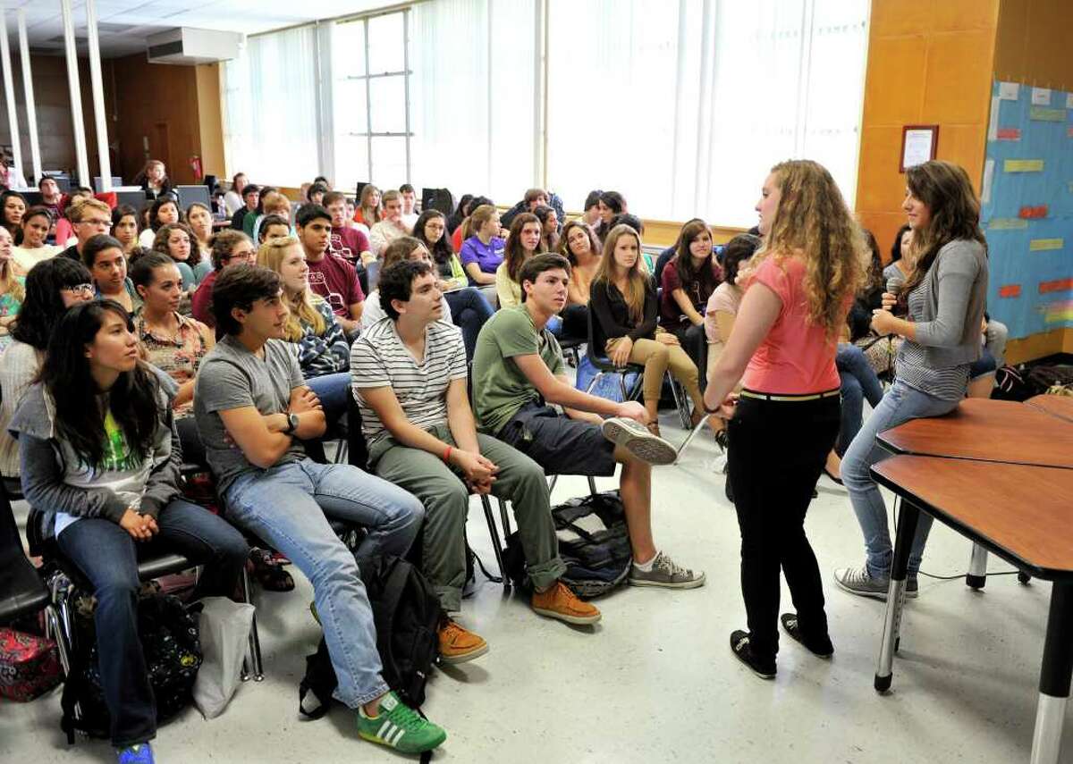 Jewish, Arab students in Israel learn hand-in-hand