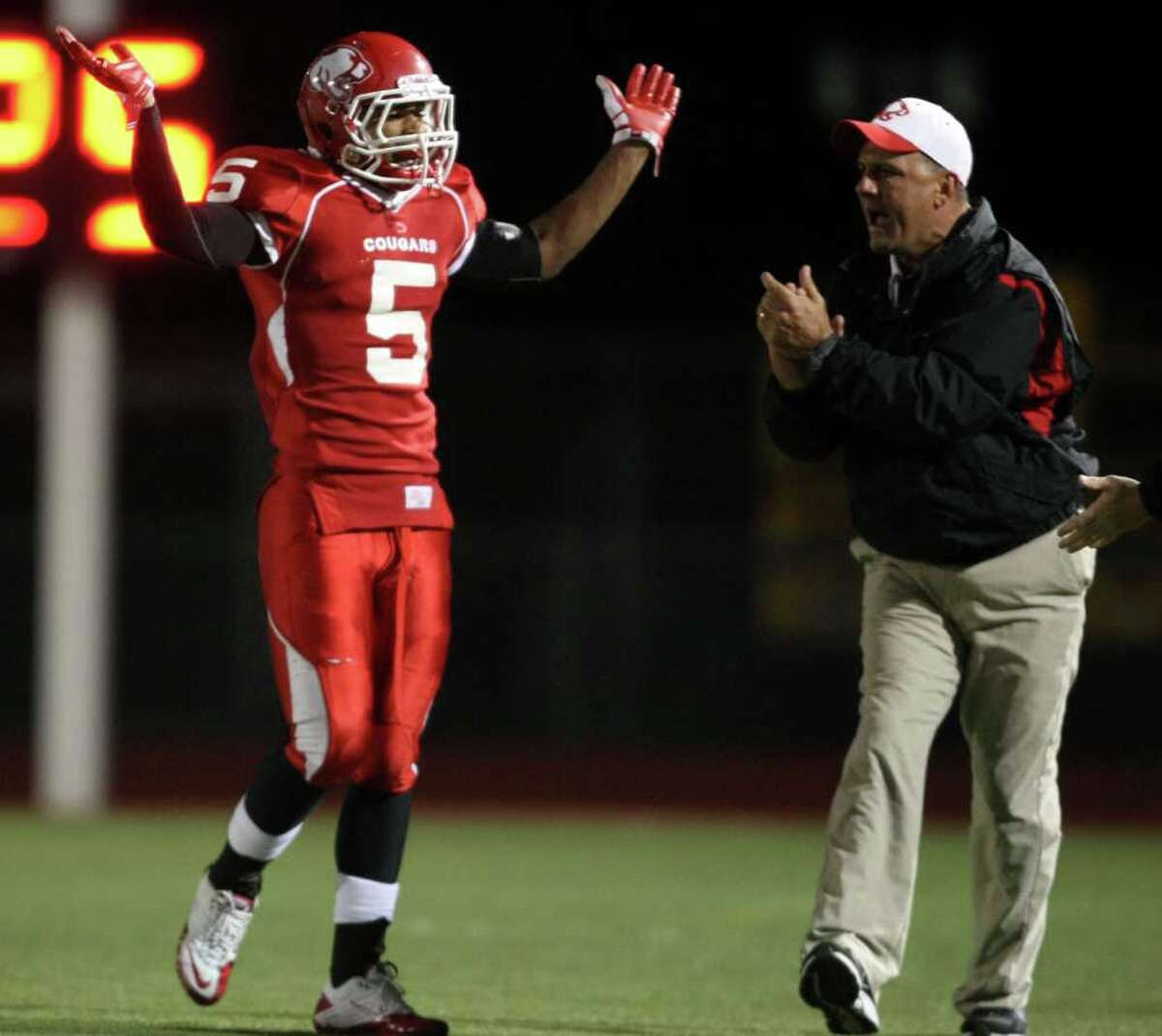 Dayton slips past Crosby with 97-yard kickoff return