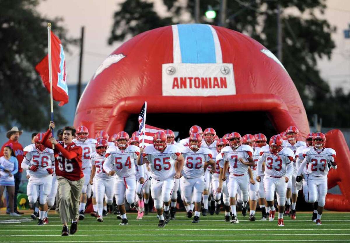 Antonian stuns Holy Cross