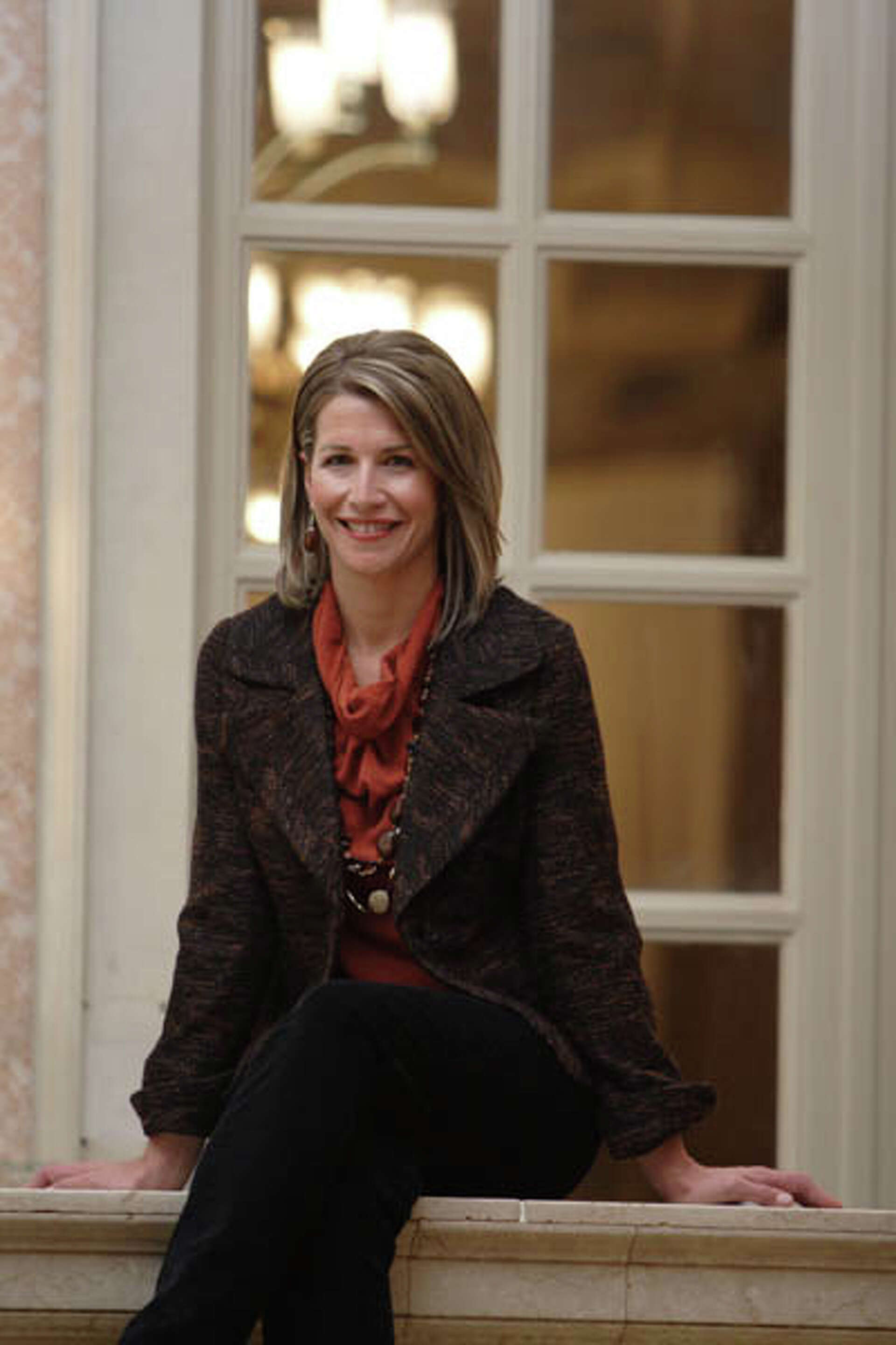 ONLINE EXCLUSIVE: Cover Model Behind the Scenes