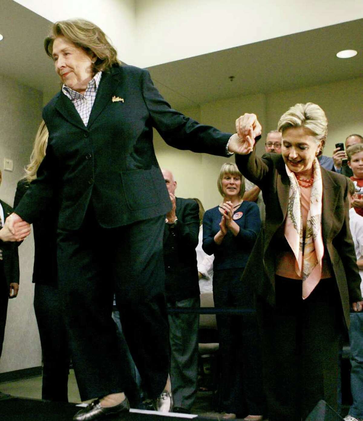 Hillary Clinton's mother dies at 92