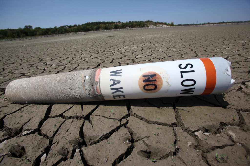 Scientists see more weird weather ahead
