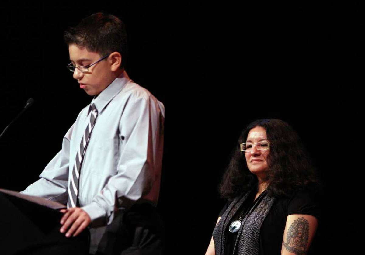 Sandra Cisneros to leave S.A.