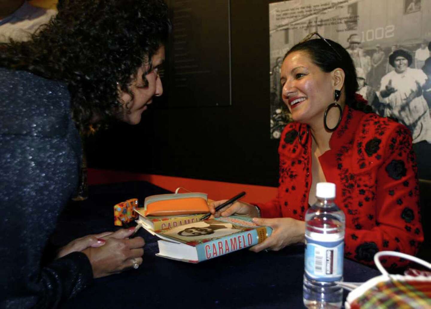 Sandra Cisneros to leave S.A.
