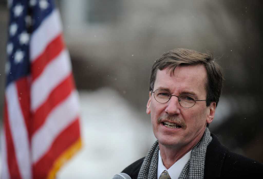 Union awards president a new contract