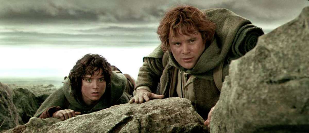 17 famous people who are missing fingers