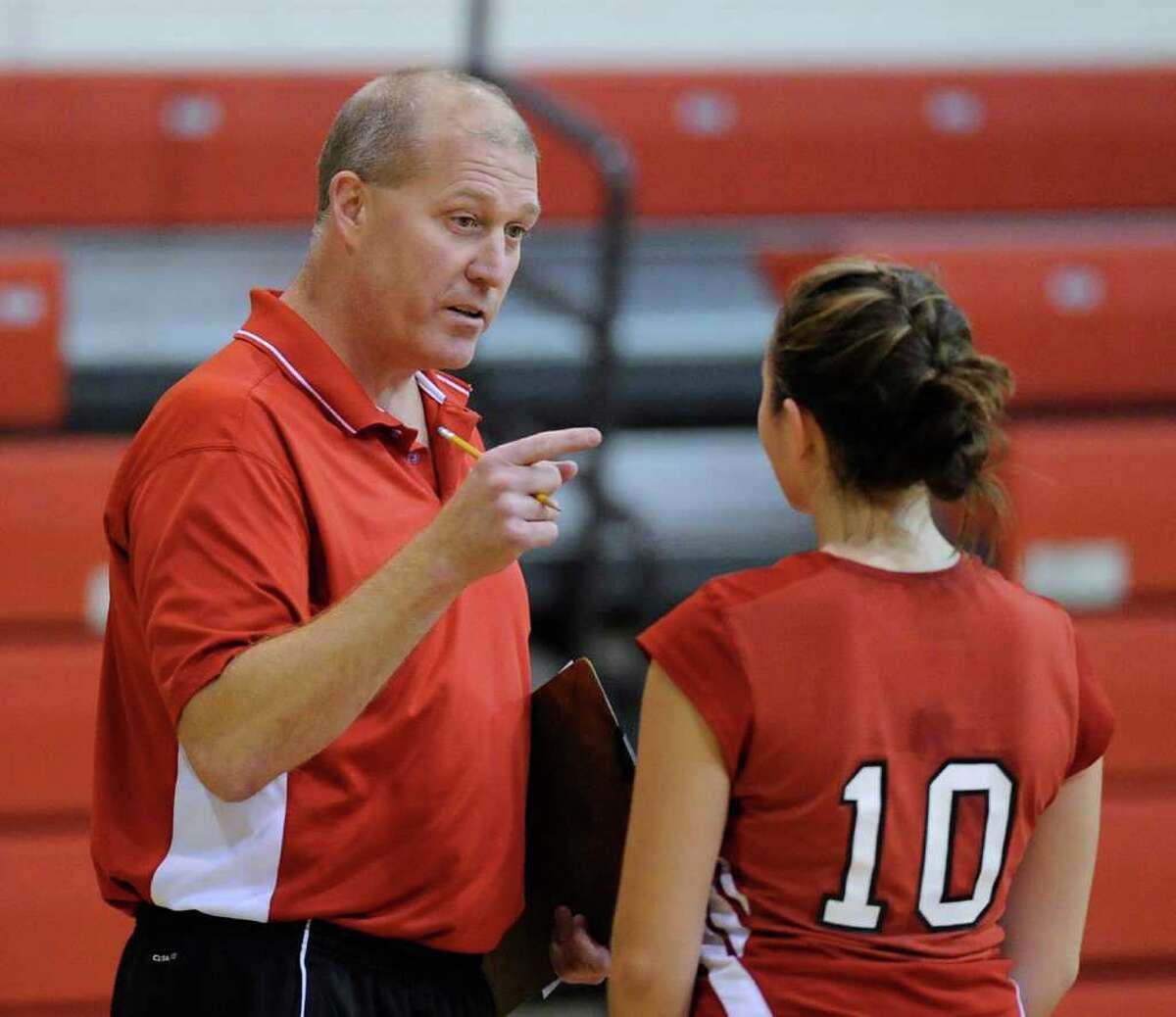 New Canaan rallies to beat Greenwich in FCIAC volleyball