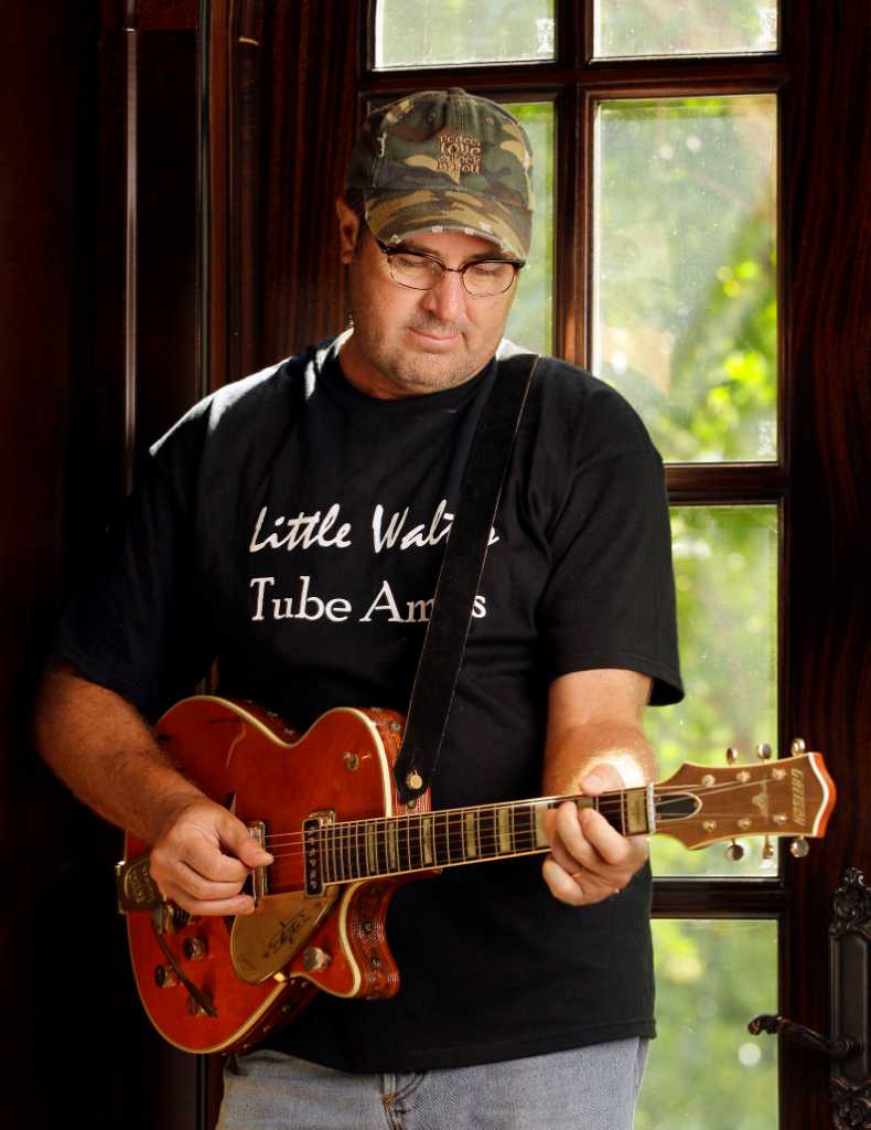 Guitar Slinger Vince Gill vies for your ear