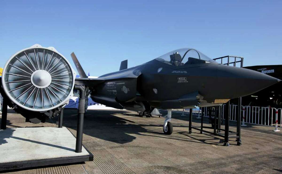 GE presses DoD's Carter for F-35 engine support